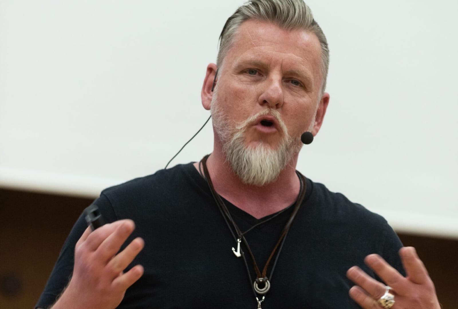 Jens Neumann – “5-Premium Speakers Questions” | Premium Speakers