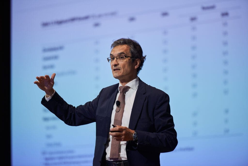 Arturo Bris - Director World Competitiveness Center | Premium Speakers