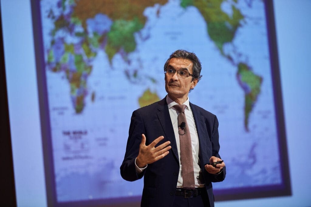 Arturo Bris - Director World Competitiveness Center | Premium Speakers