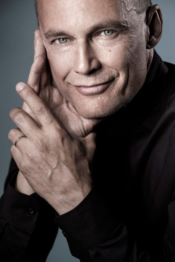 Bertrand Piccard - Balloonist, Entrepreneur & Pioneer | Premium Speakers