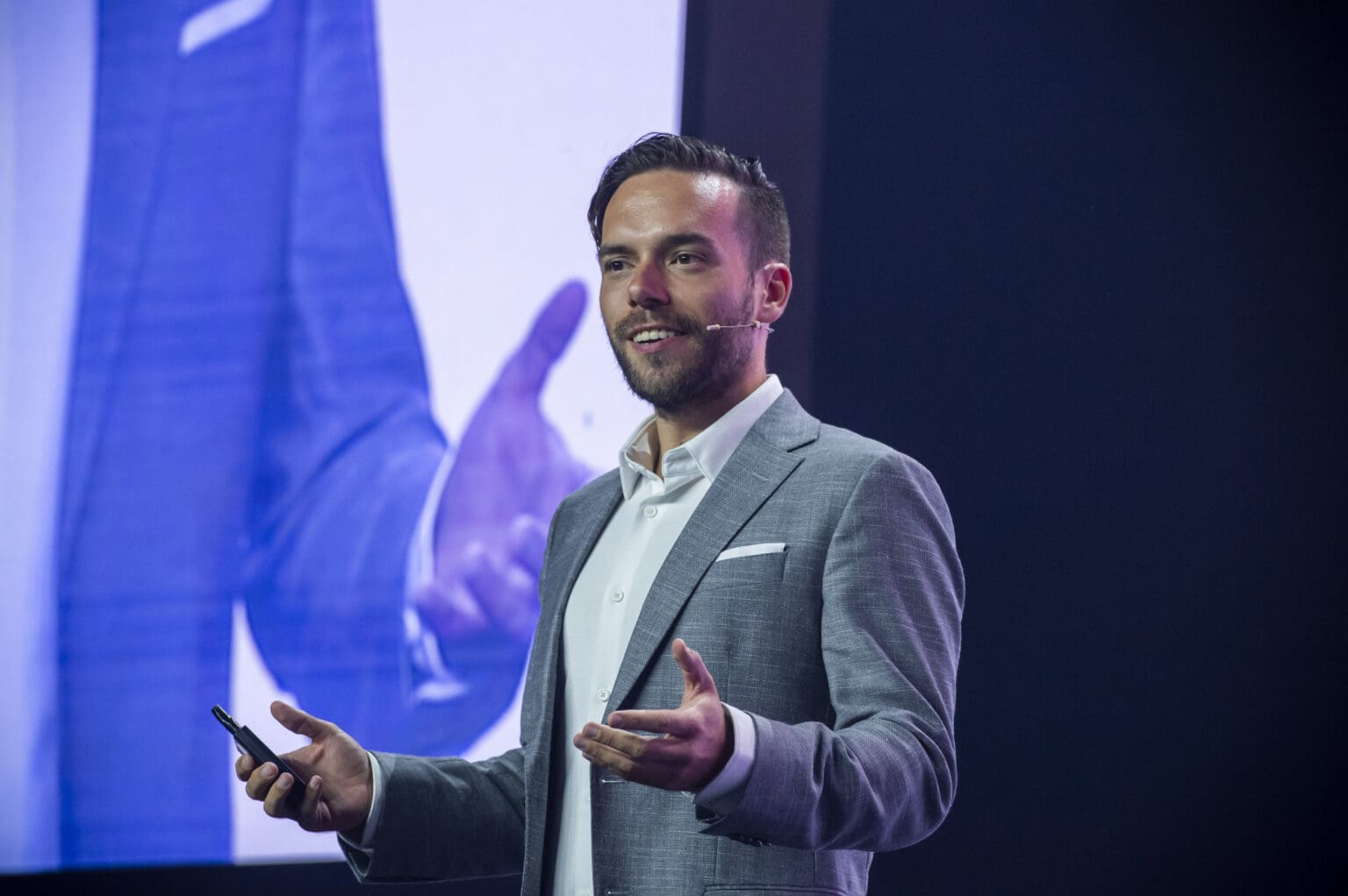 Benjamin Bargetzi - Leadership in Tomorrow's World