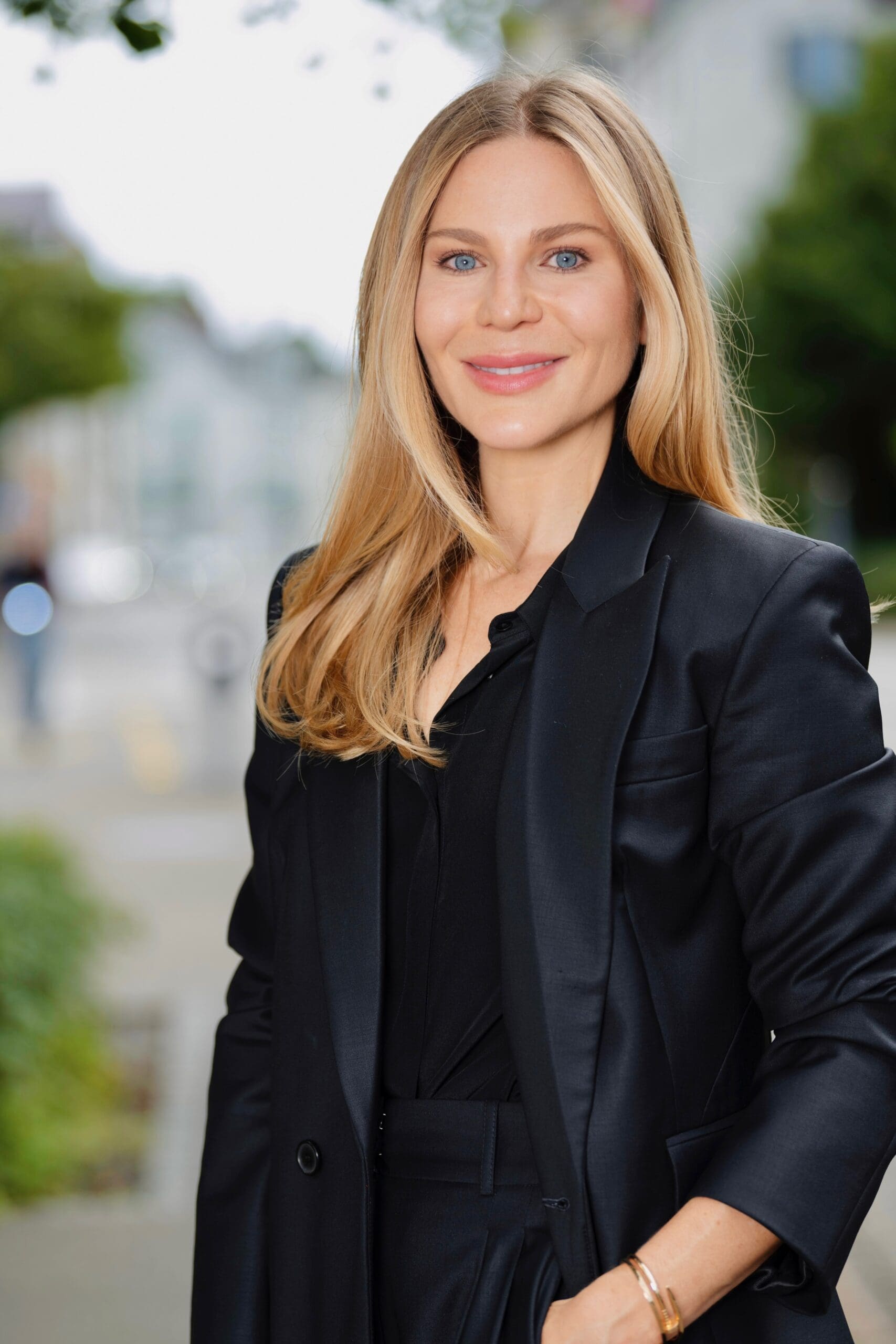 Sarah Andrina Schütz - Presenter | Premium Speakers